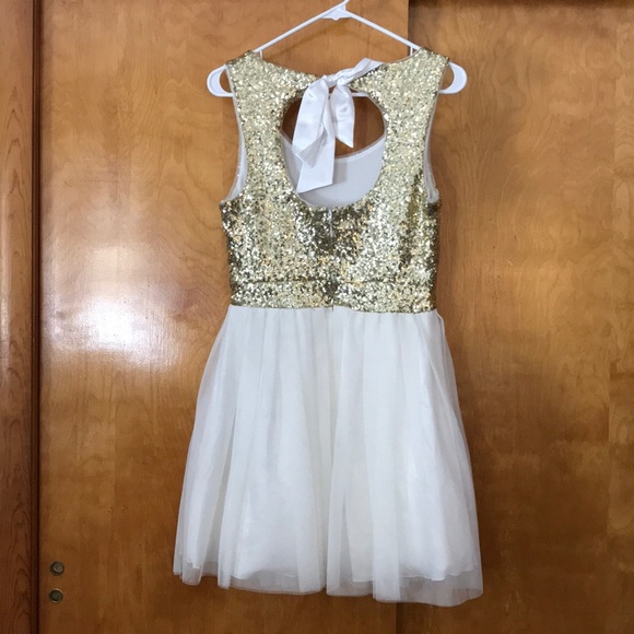 B Darlin | Dresses | Formal Dress With Tool | Poshmark